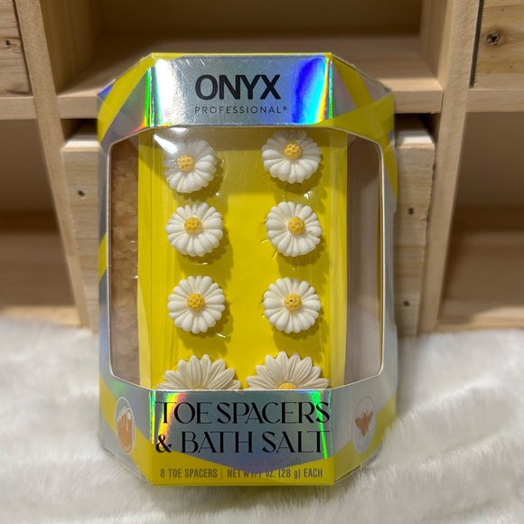Other | 2 Giveaway | Poshmark